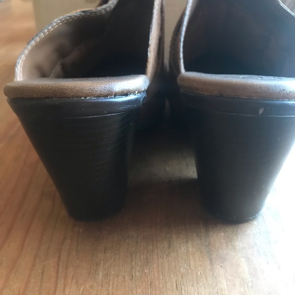b.o.c. | Shoes | Boc Freida Tan Clog | Poshmark